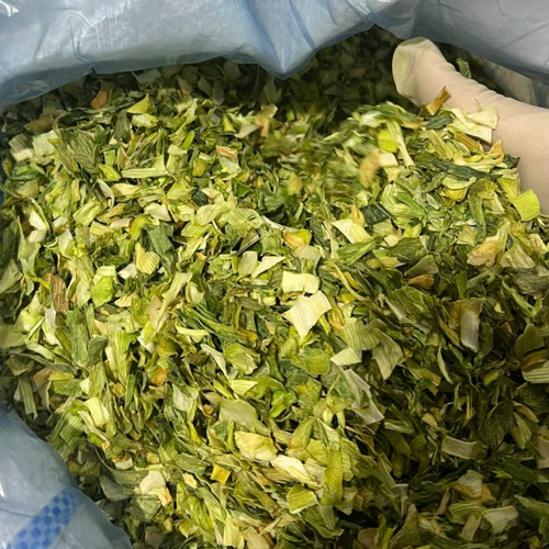 Dried vegetable (carrots, bell peppers, tomatoes, cabbages, onions ...